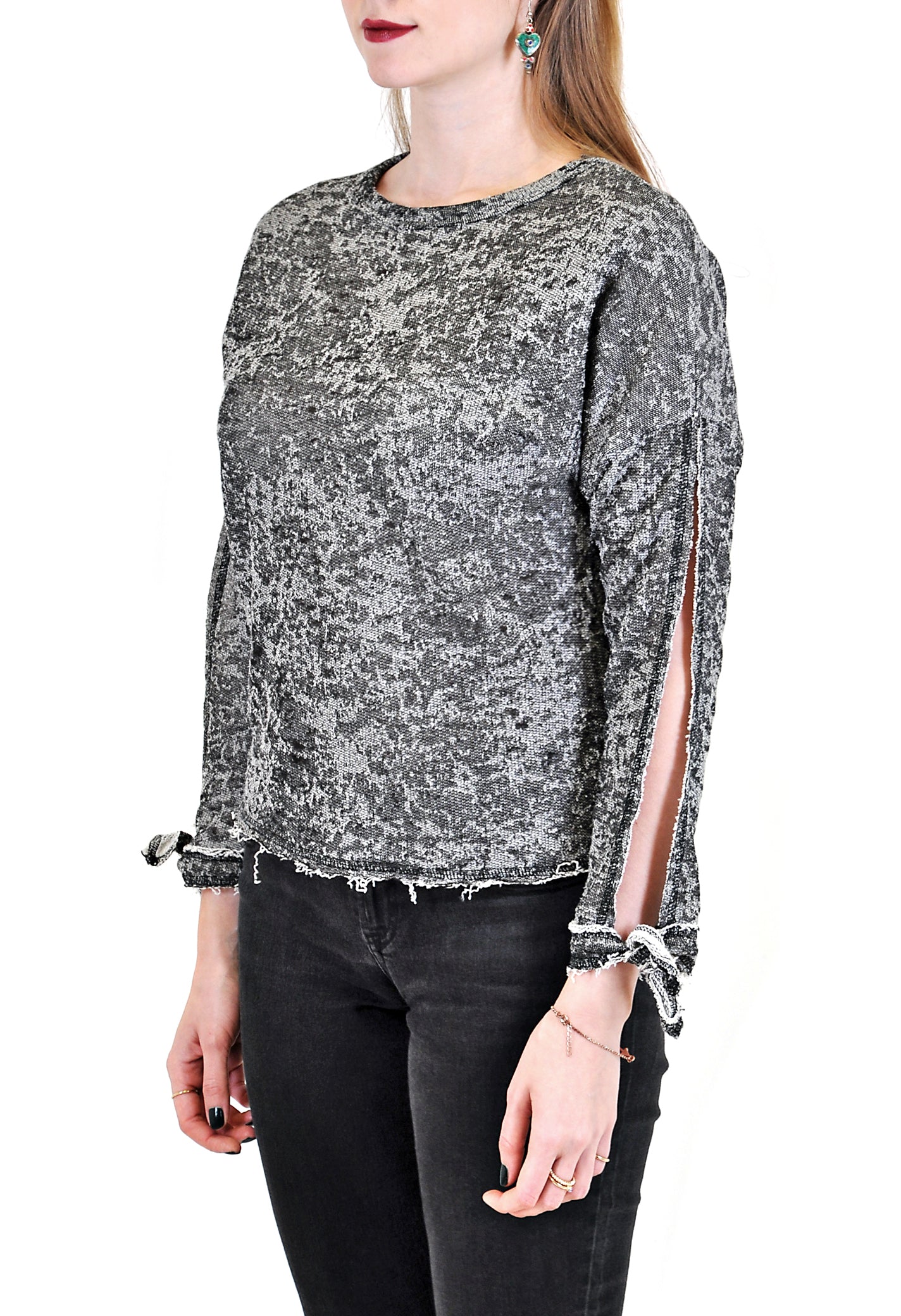 SLEEVE SLIT TOP CREW NECK WITH BOW